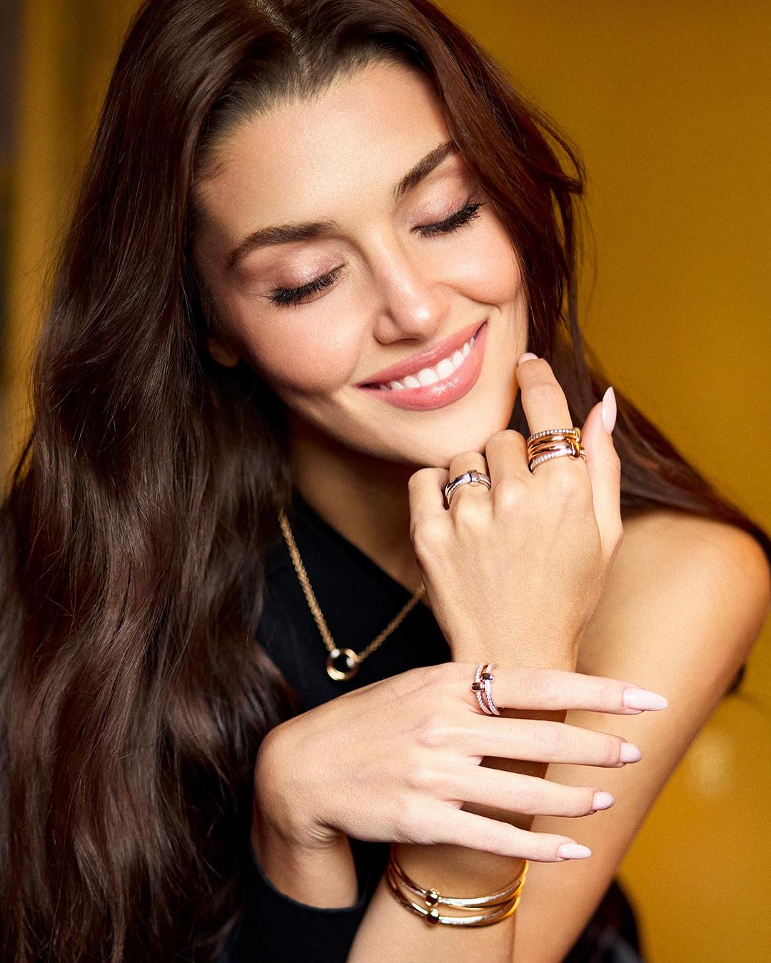 Hande Erçel Looks Radiant in Pomellato