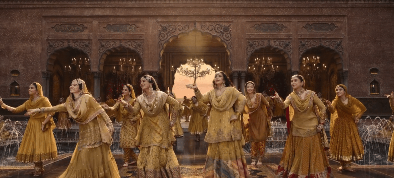 9 Heeramandi Outfits That Took Our Breath Away