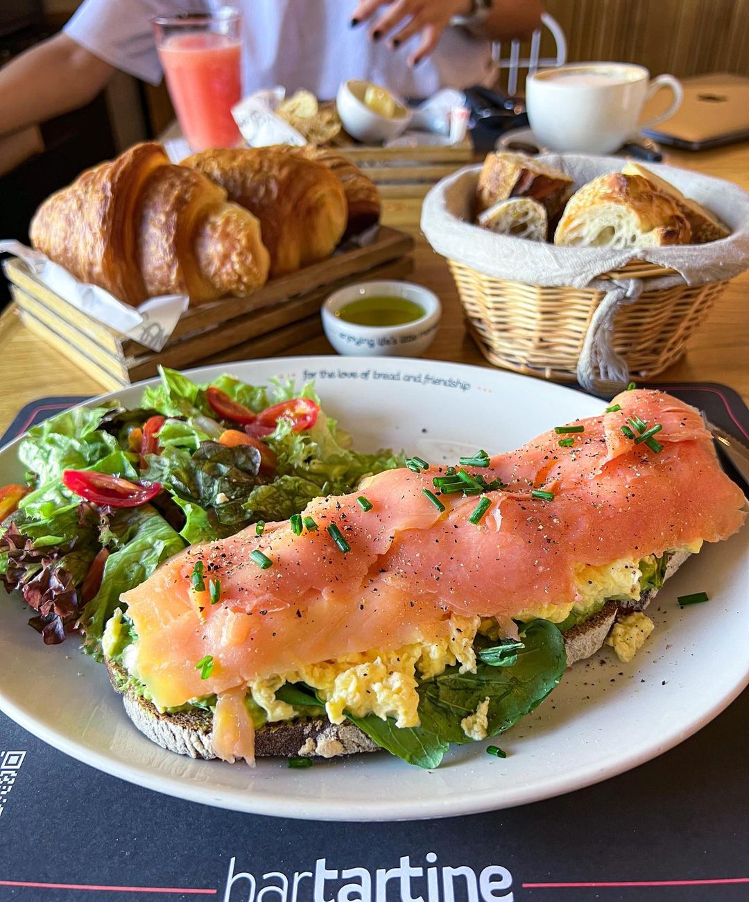 16 Best Breakfast Spots in Dubai: Where To Go With The Girls