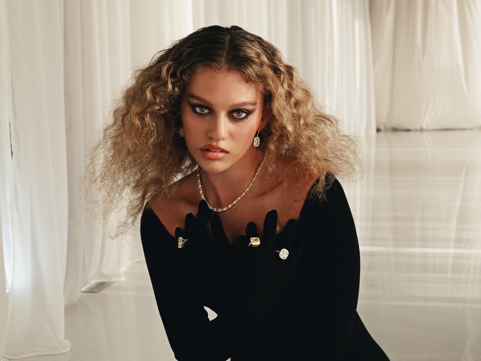 Elyanna Performs With Coldplay At Glastonbury Festival 2024 | Harper's ...