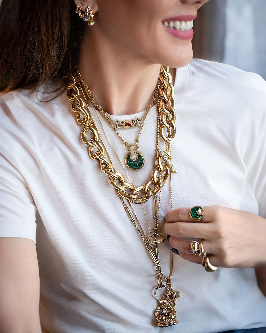 Why A Gold Chain Necklace Is The Ultimate Day-To-Night Jewel