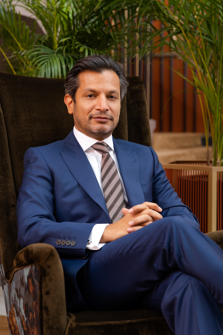 Etiquette Rules For Events Season: When Should You Leave A Party?