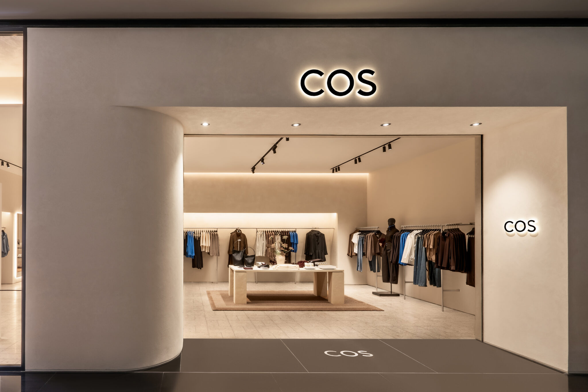 COS Arrives With a Refreshed New Look at Mall of the Emirates