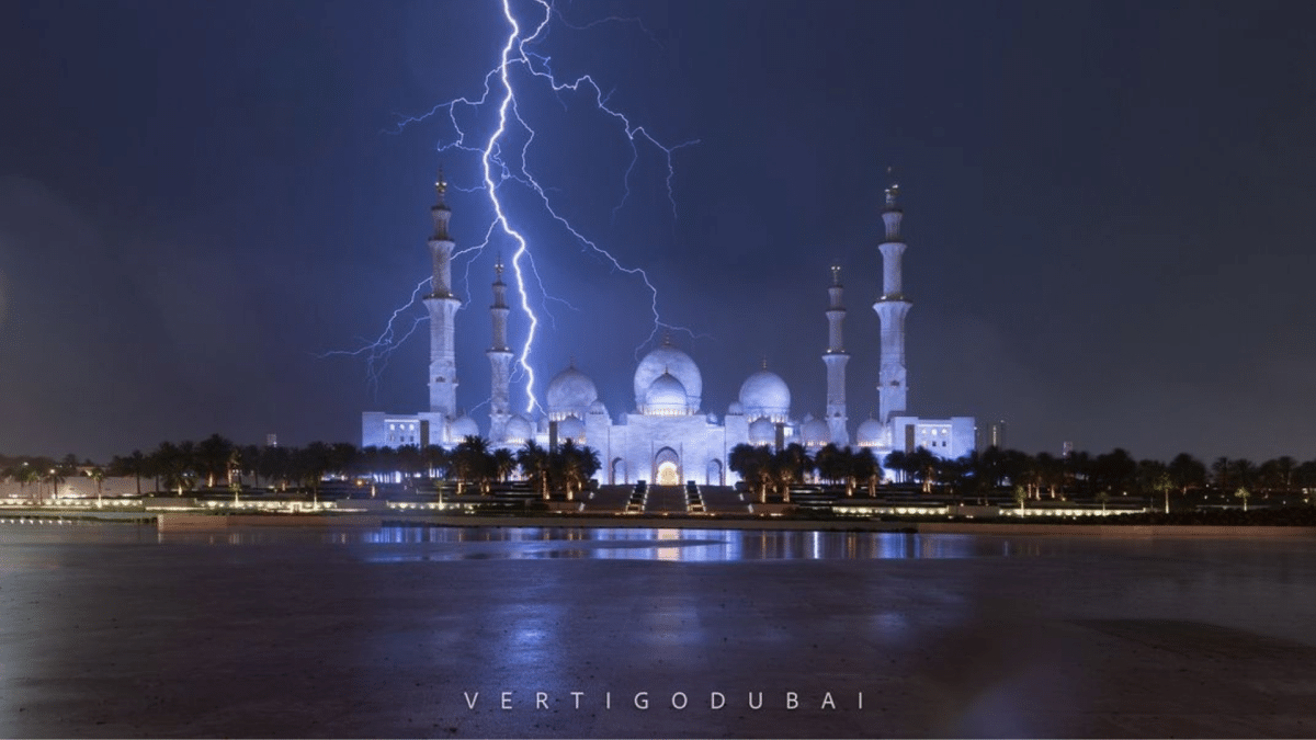 10 Videos of The UAE’s Heavy Rain, Lightning, Storms (May 2)
