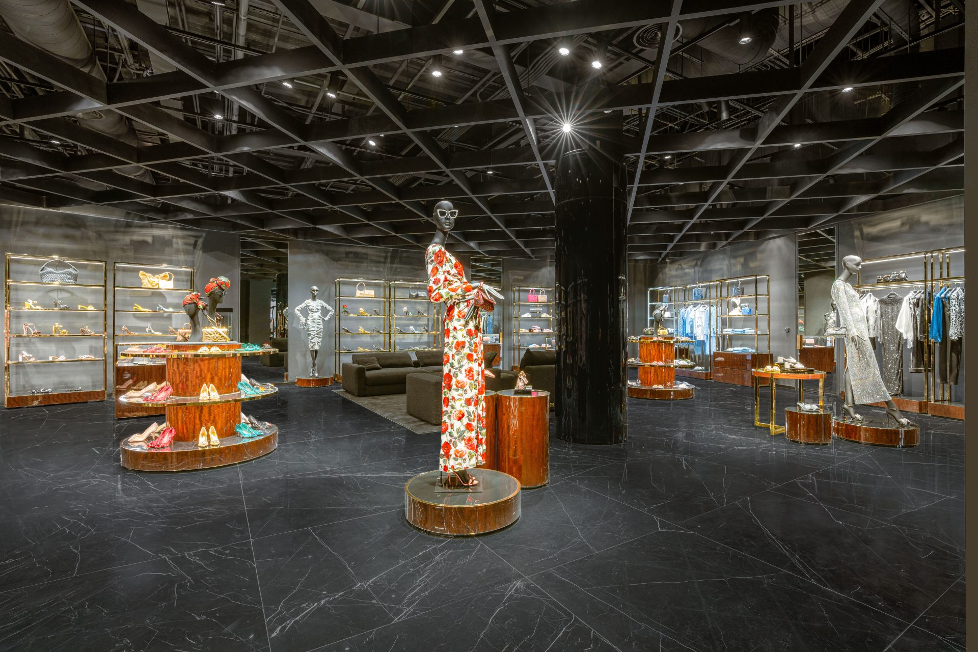 Memos From The Middle East: Loro Piana Launches Après-Ski; Dolce ...