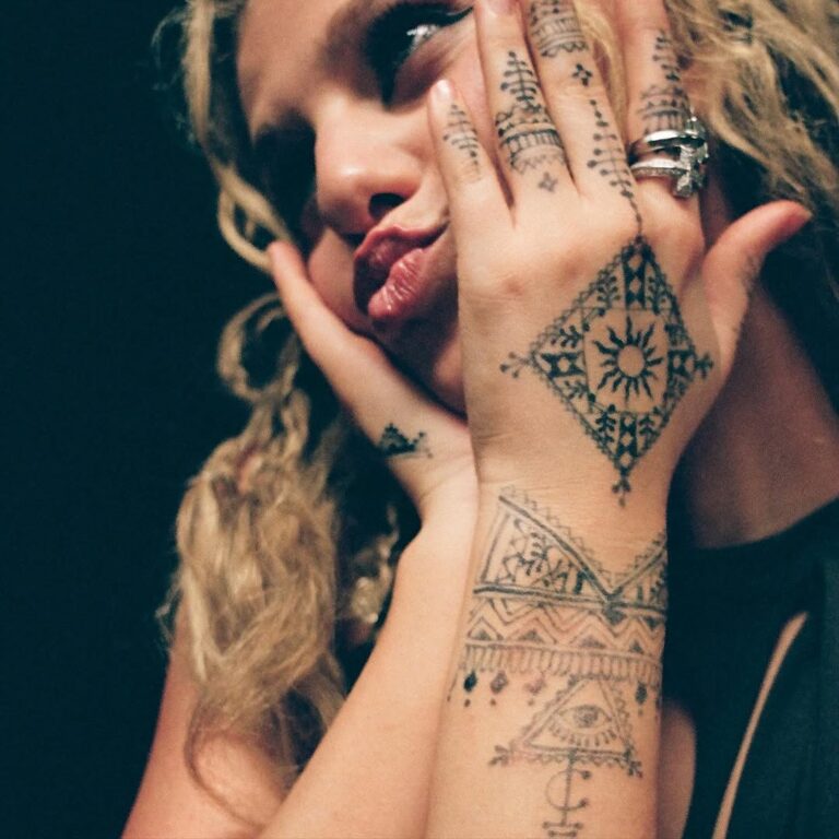 How To Channel Elyanna's Henna Artists This Eid - Harper's Bazaar Arabia